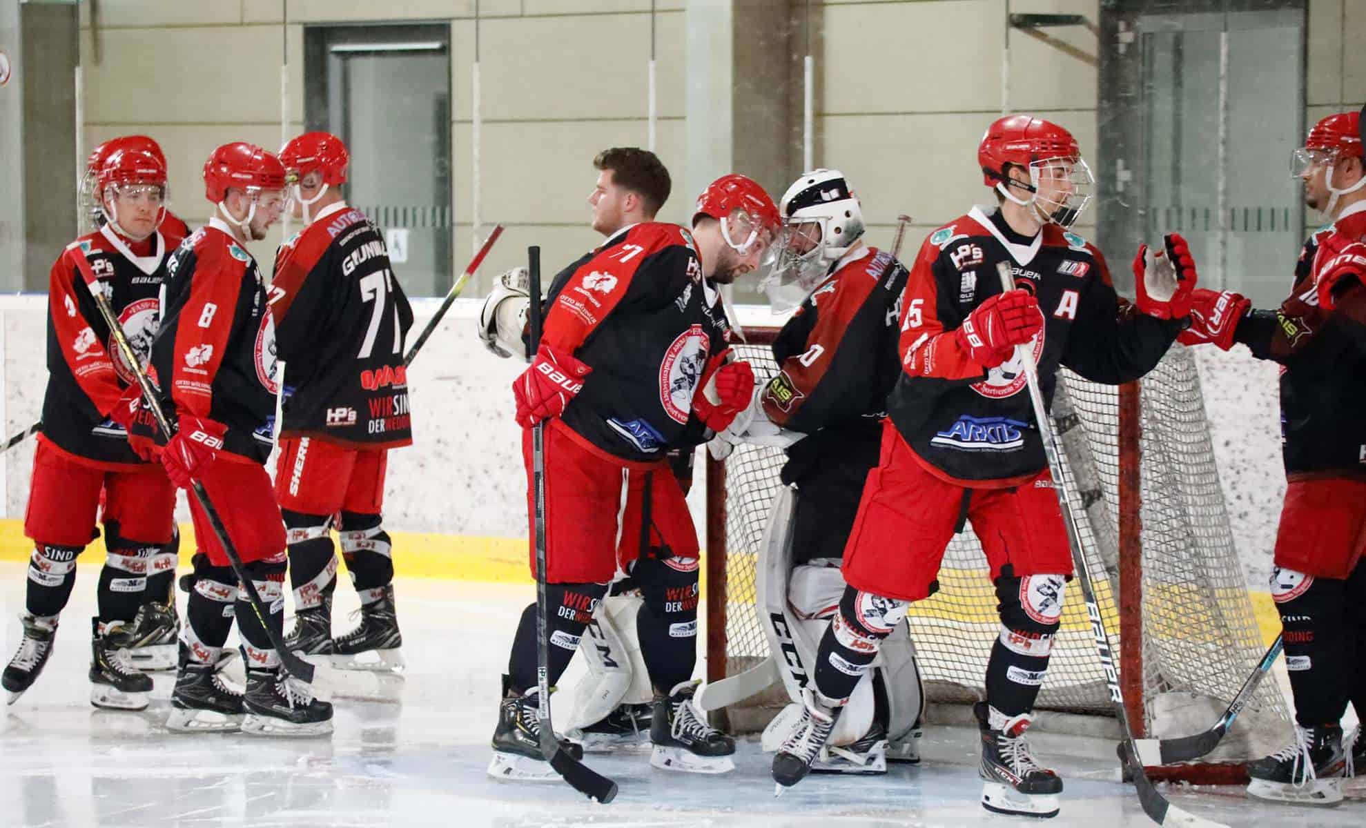 Halbfinal-Showdown im Wellblechpalast – FASS Berlin Eishockey